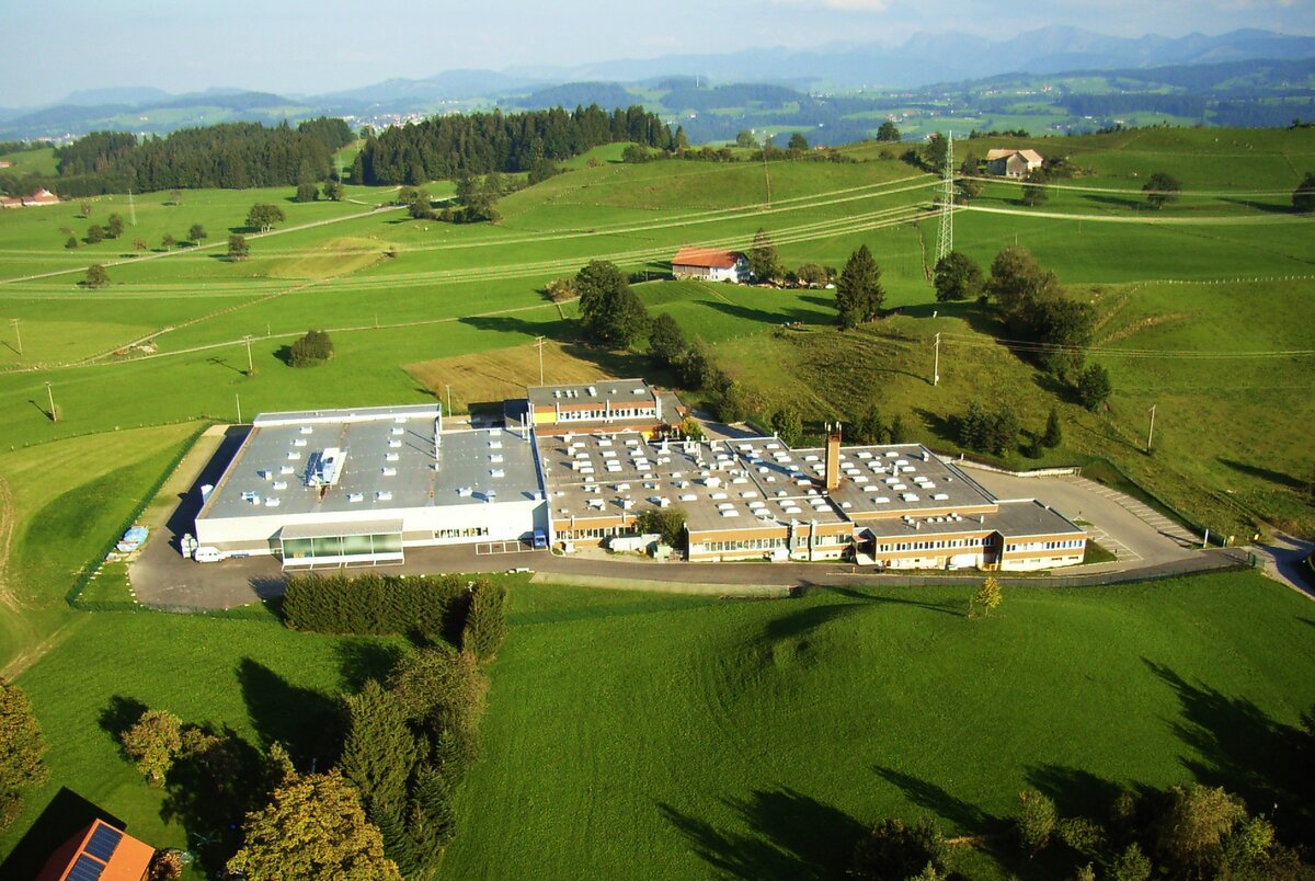 Cooler Reinraum. Mobile Kühlzentrale sorgt für optimale Arbeitsumgebung